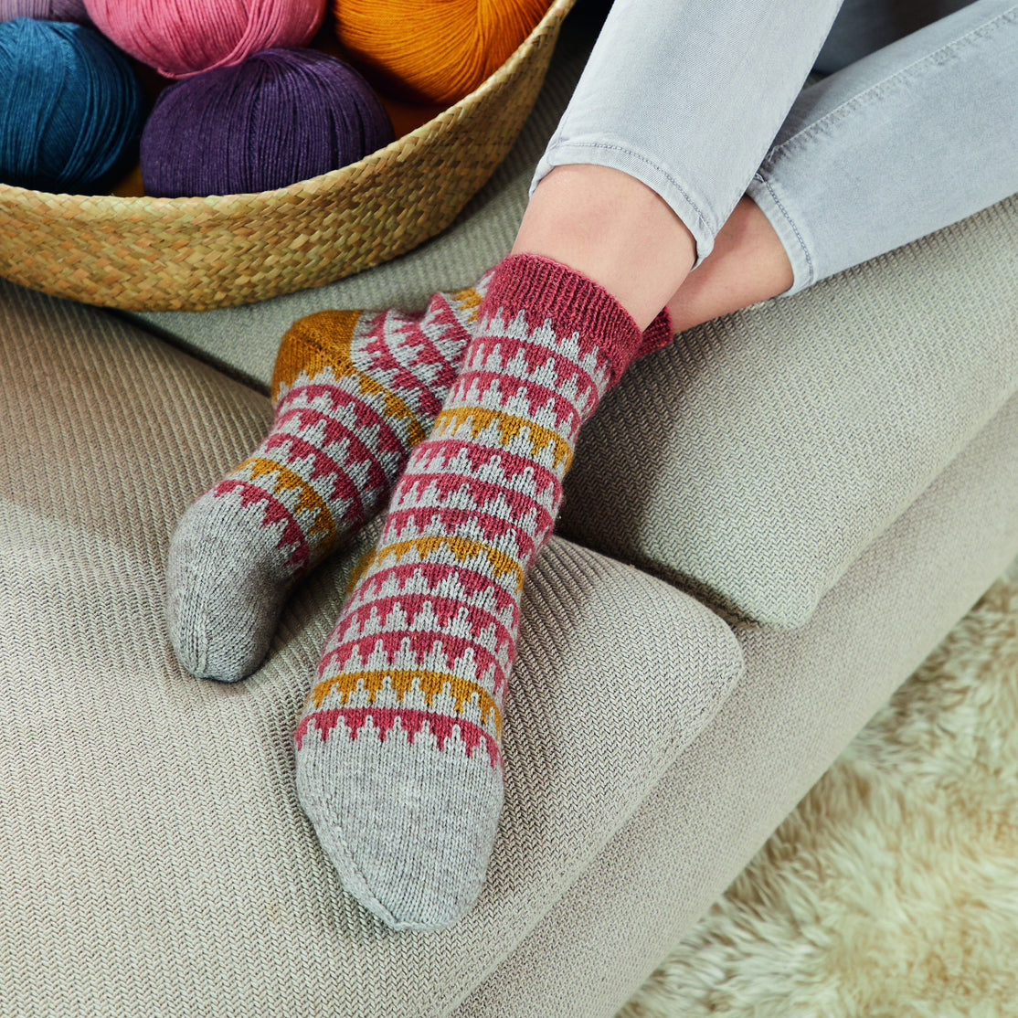 Socks in Fair Isle Pattern - R0360 – Hobbii